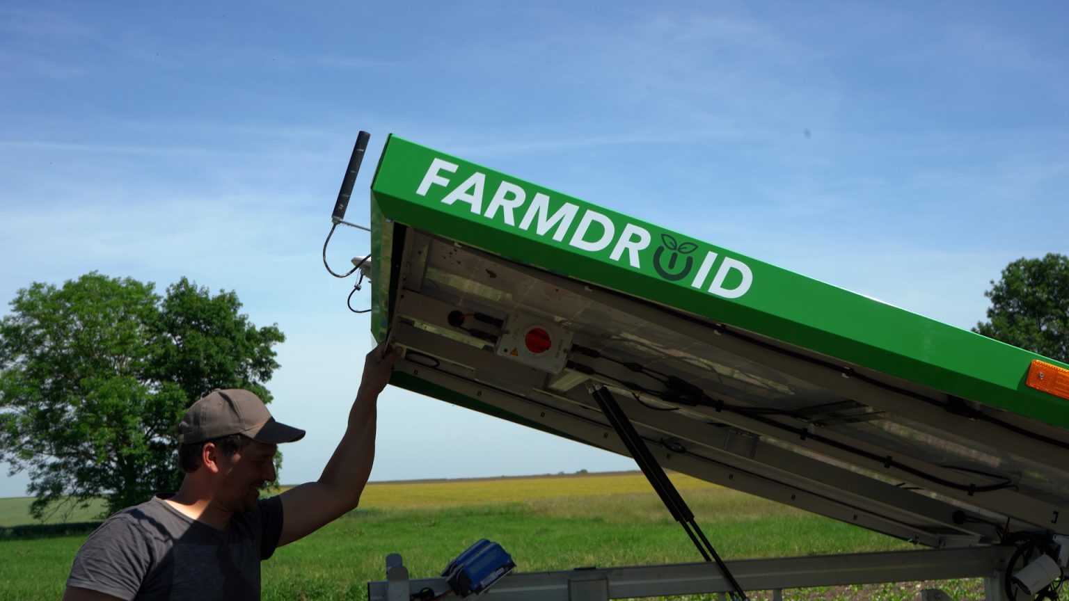 FarmDroid FD20 | Autonomous Farming Robot for Precision Agriculture