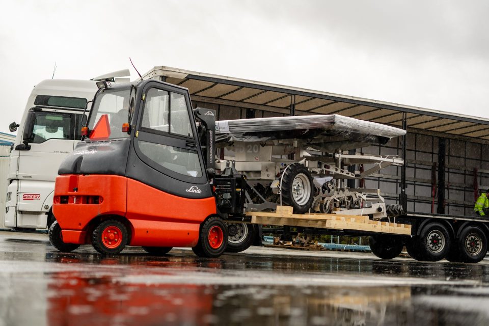 FarmDroid Expands to Hungary with New Distributor, Evofarming